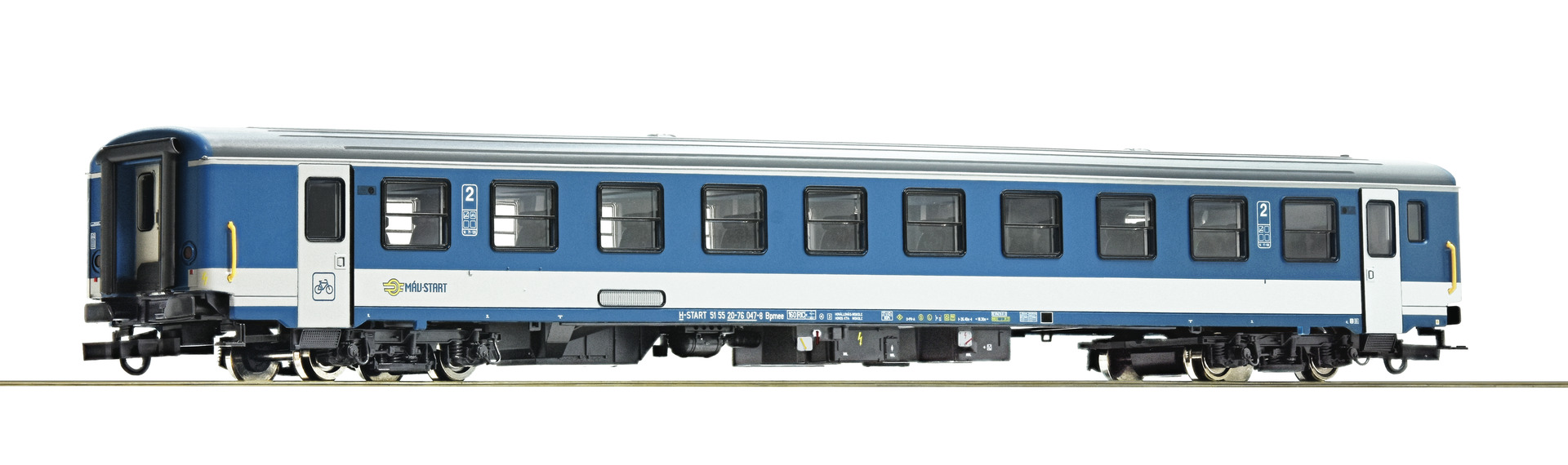 2nd class passenger coach, MAV, Roco, scale H0 (1:87)