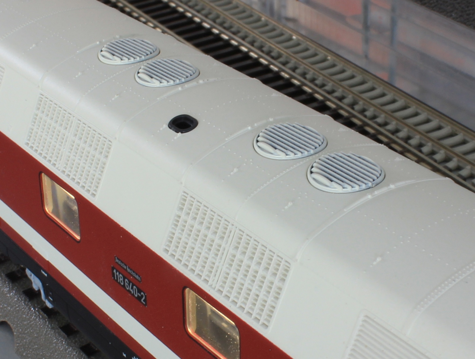 Diesel locomotive class 118, DR, Roco, H0 scale (1:87)
