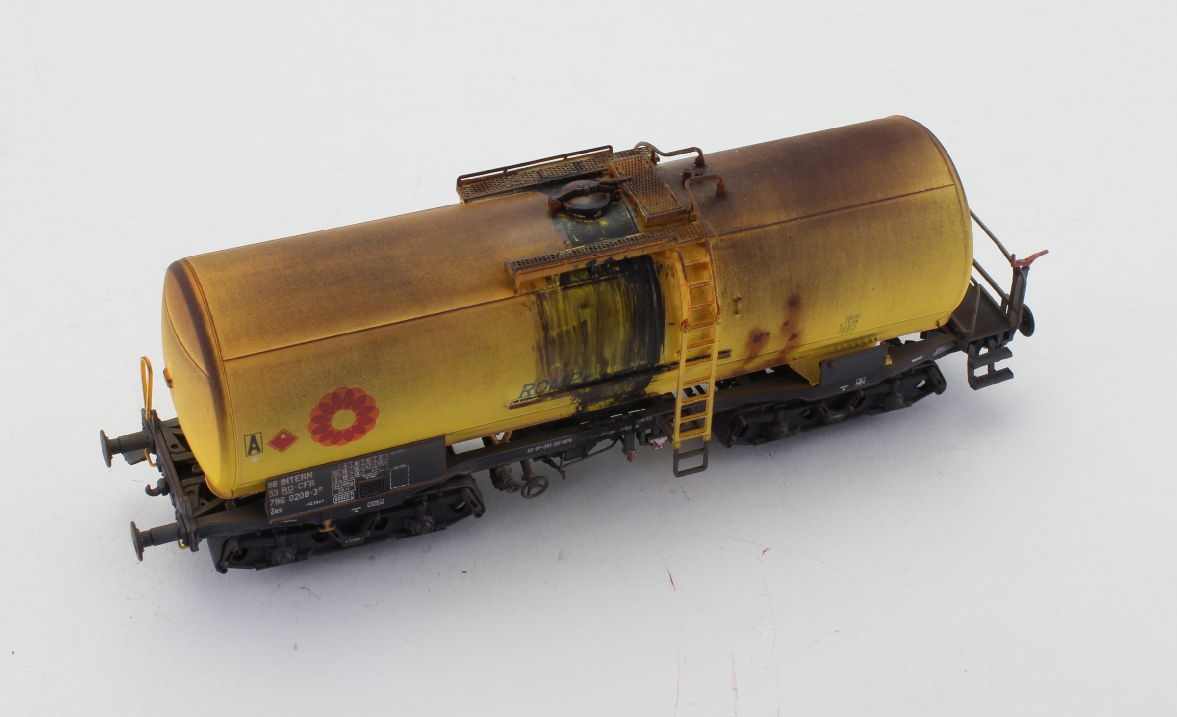 Vagon cisterna, CFR - "Rompetrol", Albert Modell, scara H0 (1:87)