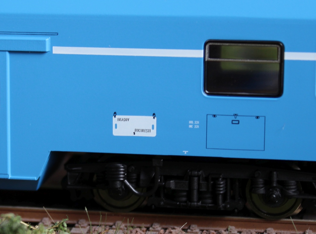 Vagon calatori etajat, CFR, Piko, scara H0 (1:87)