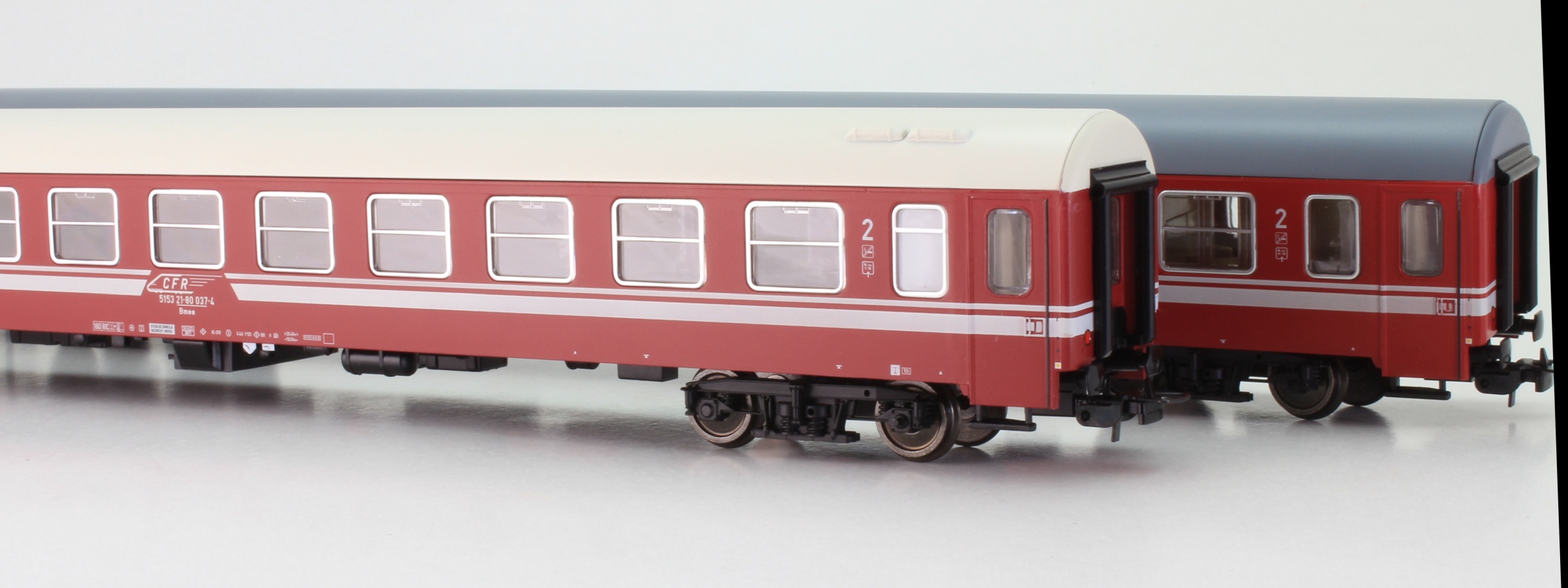 Set vagoane calatori clasa 2, CFR, Tillig, scara H0 (1:87)