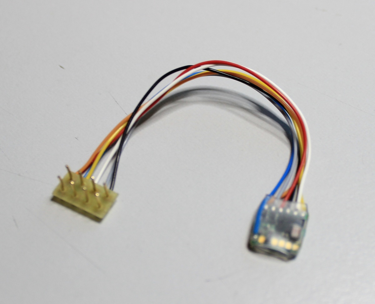 Zimo decoder, NEM 652, wires, model train decoder