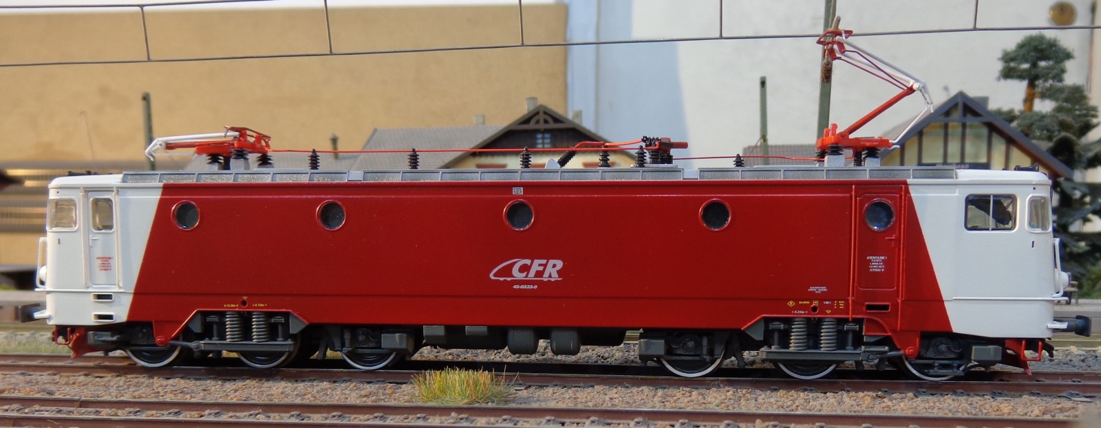 Locomotiva electrica 060 EA CFR