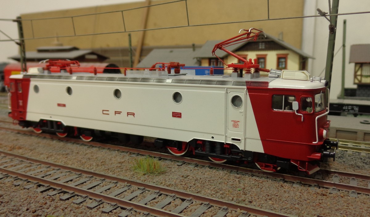 Locomotiva electrica 060 EA CFR