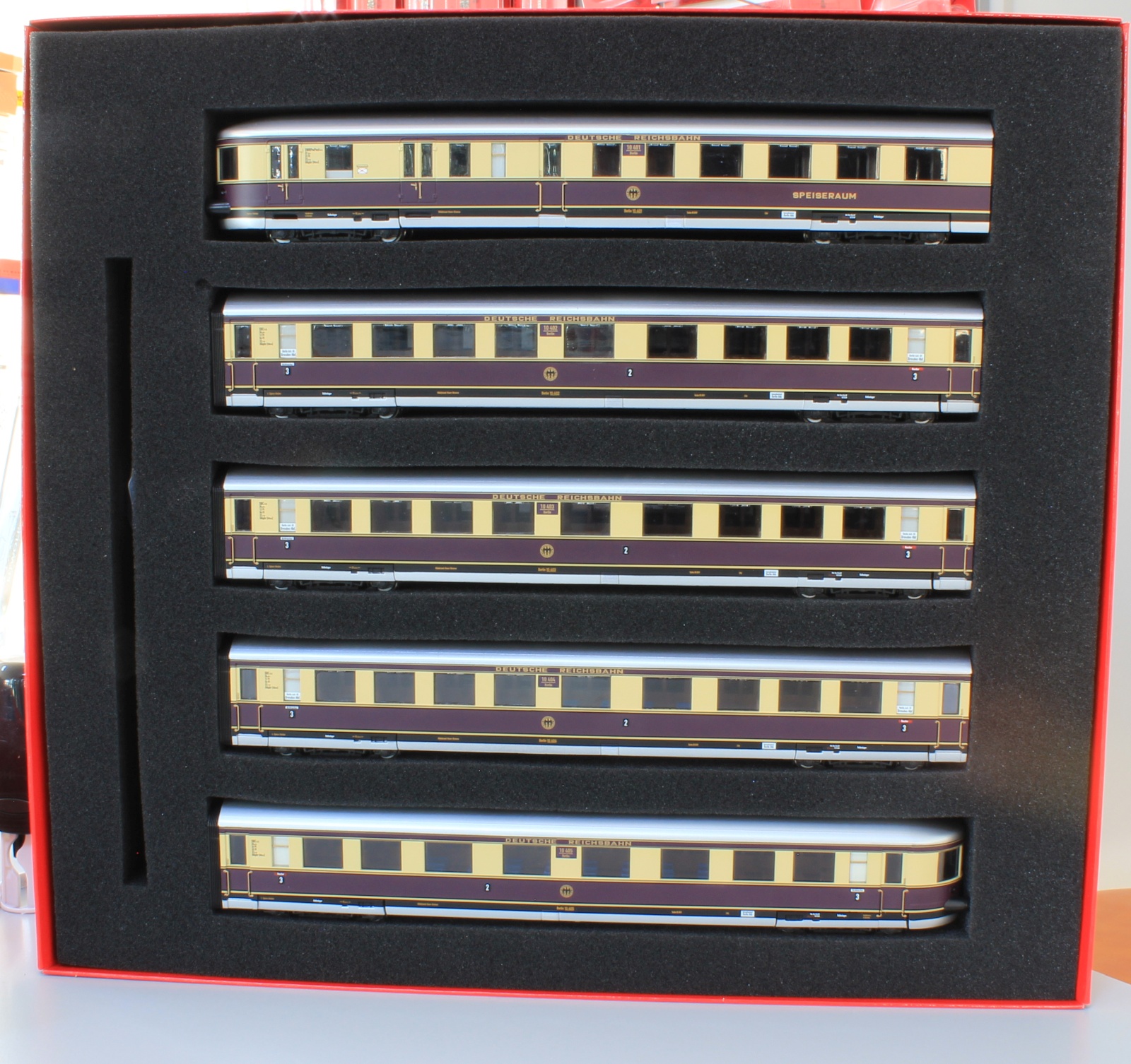 5-unit set luxory coaches “Henschel-Wegmann-Zug” of the DRG, Rivarossi ...