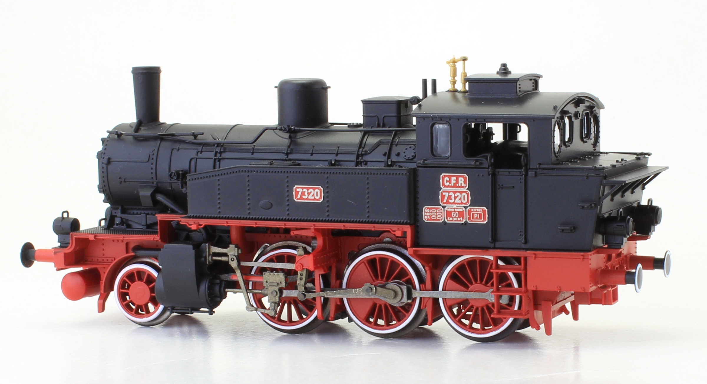 7320 series CFR steam locomotive, H0 scale (1/87)