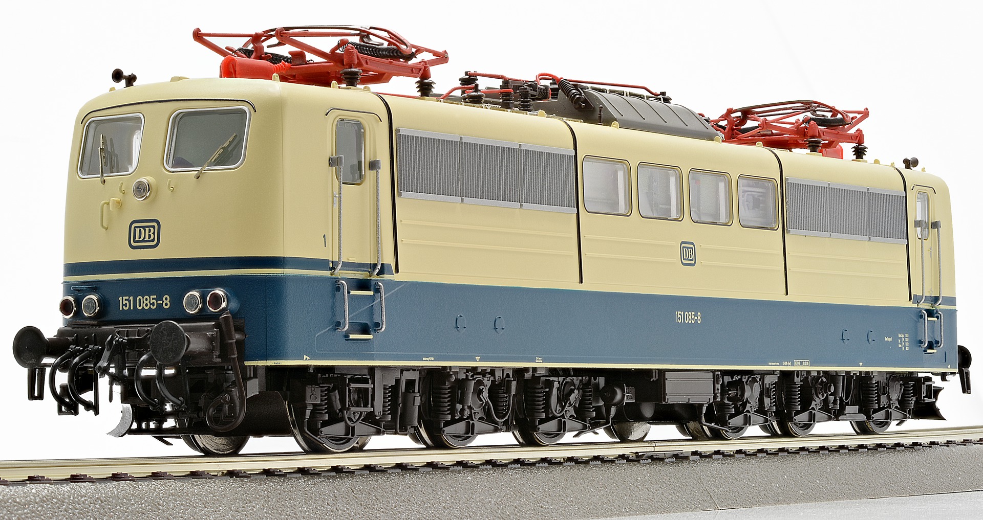 Electric locomotive BR 151, DB, Roco, H0 scale (1:87)