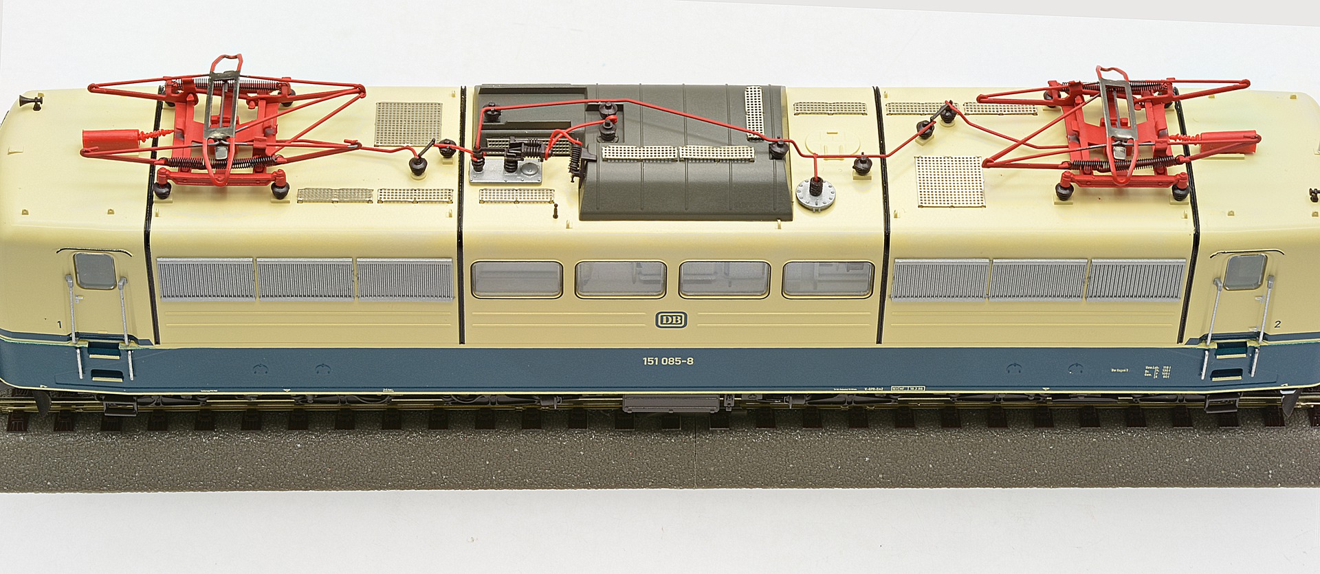 Electric locomotive BR 151, DB, Roco, H0 scale (1:87)
