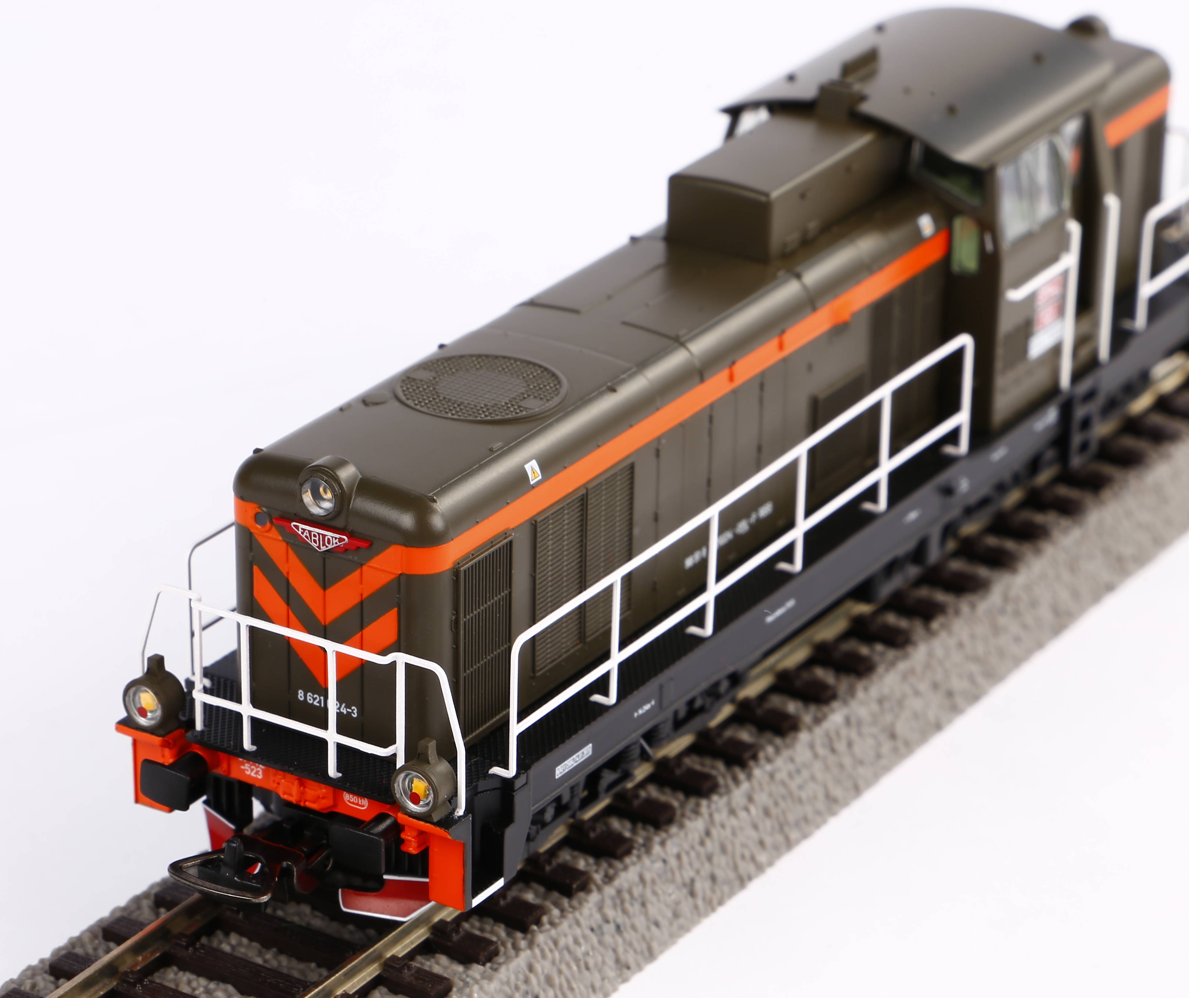 Diesel locomotive SM42, PKP, Piko, scale H0 (1:87)